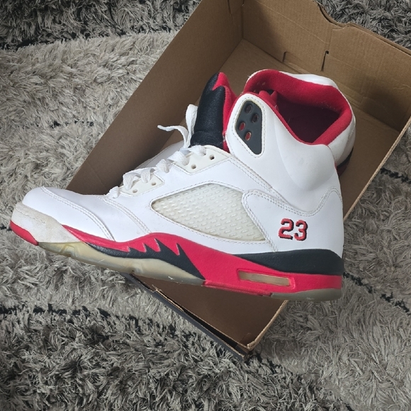 Jordan | Shoes | Air Jordan Retro Fire Red With Black Tounge Size 9 ...